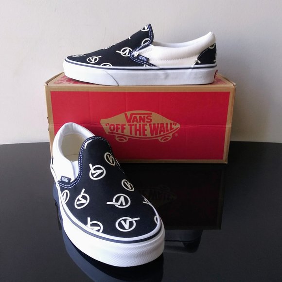 Vans | Shoes | Vans Womens Classic Sipon Circle V Canvas Sneaker | Poshmark